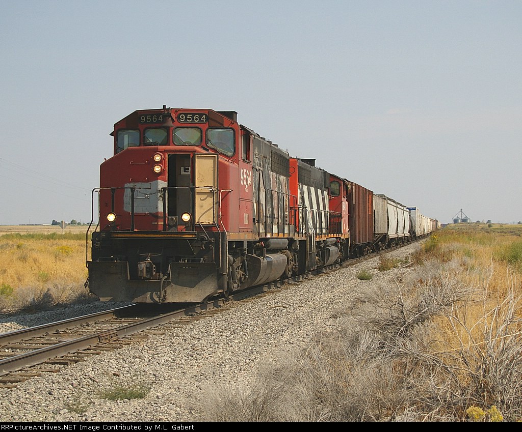 Ex CN GP40-2M now WAMX 9564